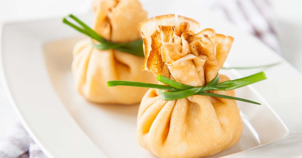 Ricetta Sacchetti di Crespelle ai Porcini e Ricotta con Salsa al Grana ...