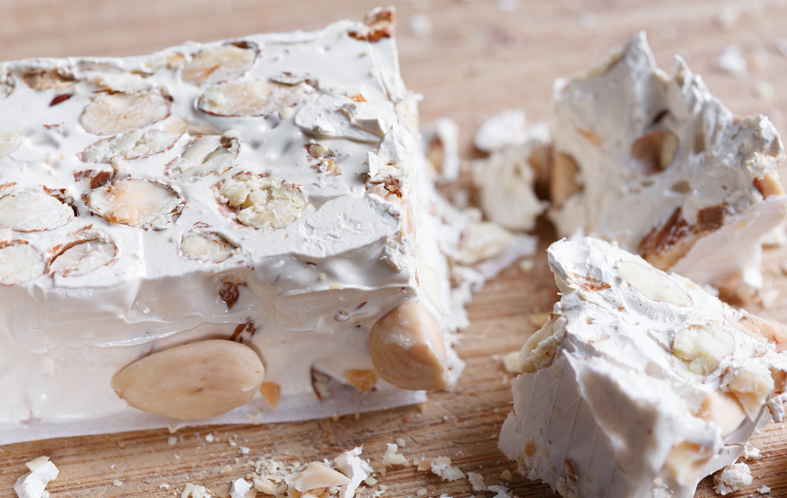 Ricetta Torrone Fatto in Casa - Il Club delle Ricette