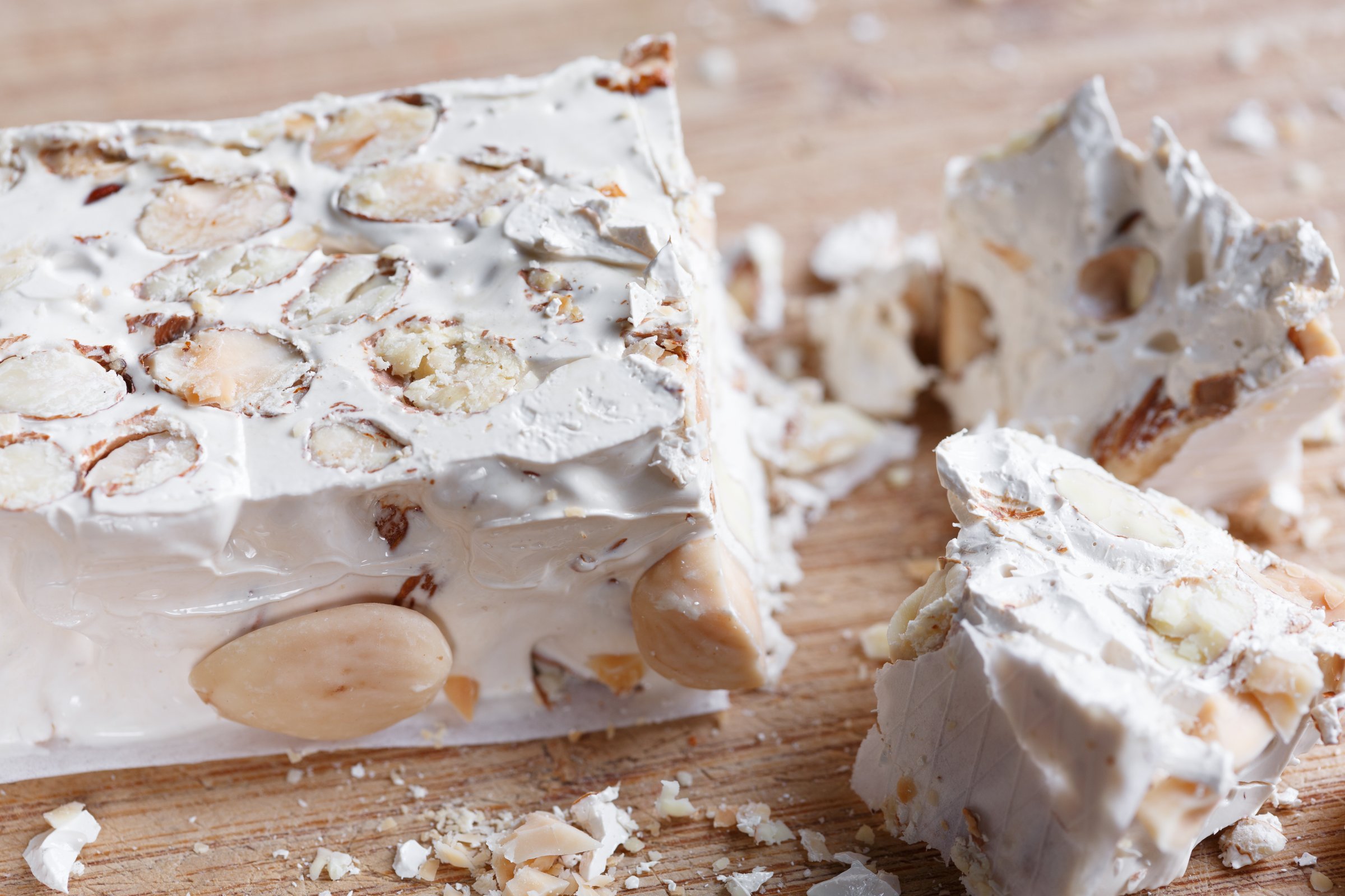 Ricetta Torrone Fatto in Casa - Il Club delle Ricette