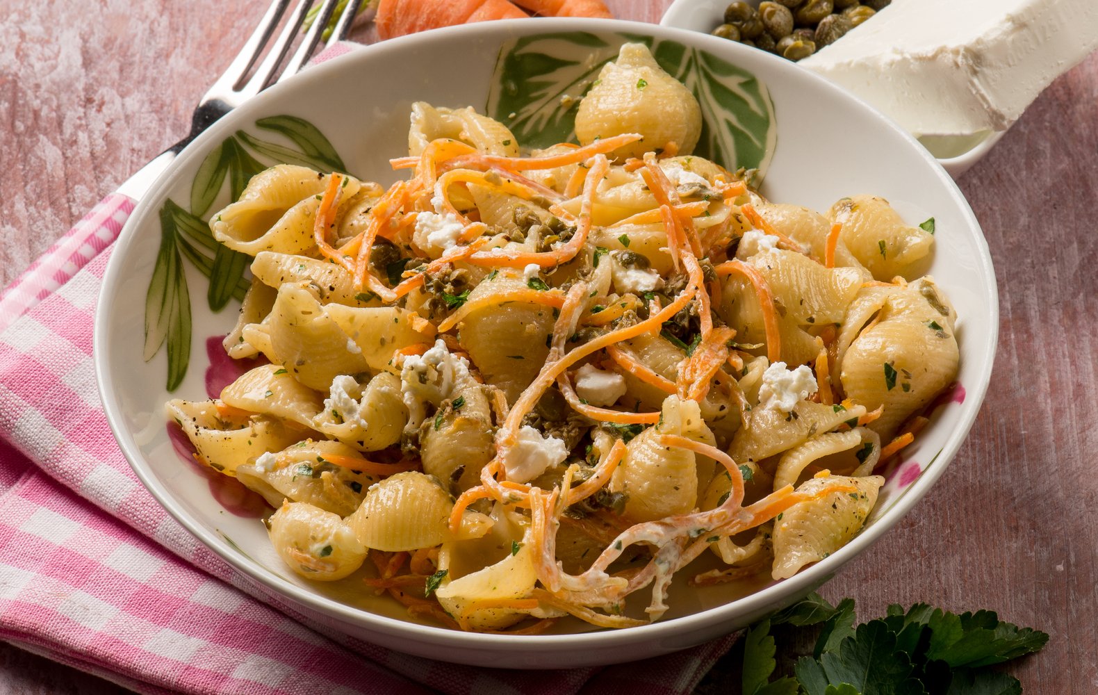 Ricetta Conchiglie con Carote, Philadelphia e Capperi - Il Club delle ...