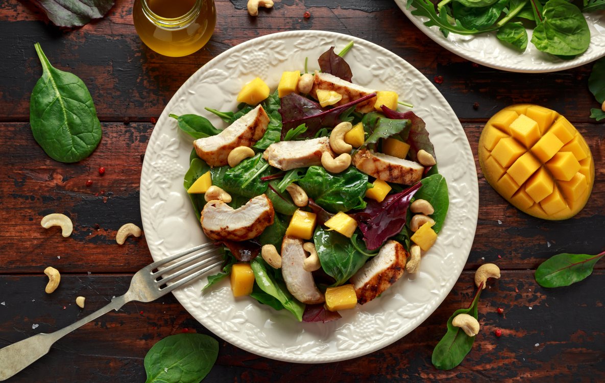 Ricetta Insalata di Pollo con Mango e Spinaci - Il Club delle Ricette
