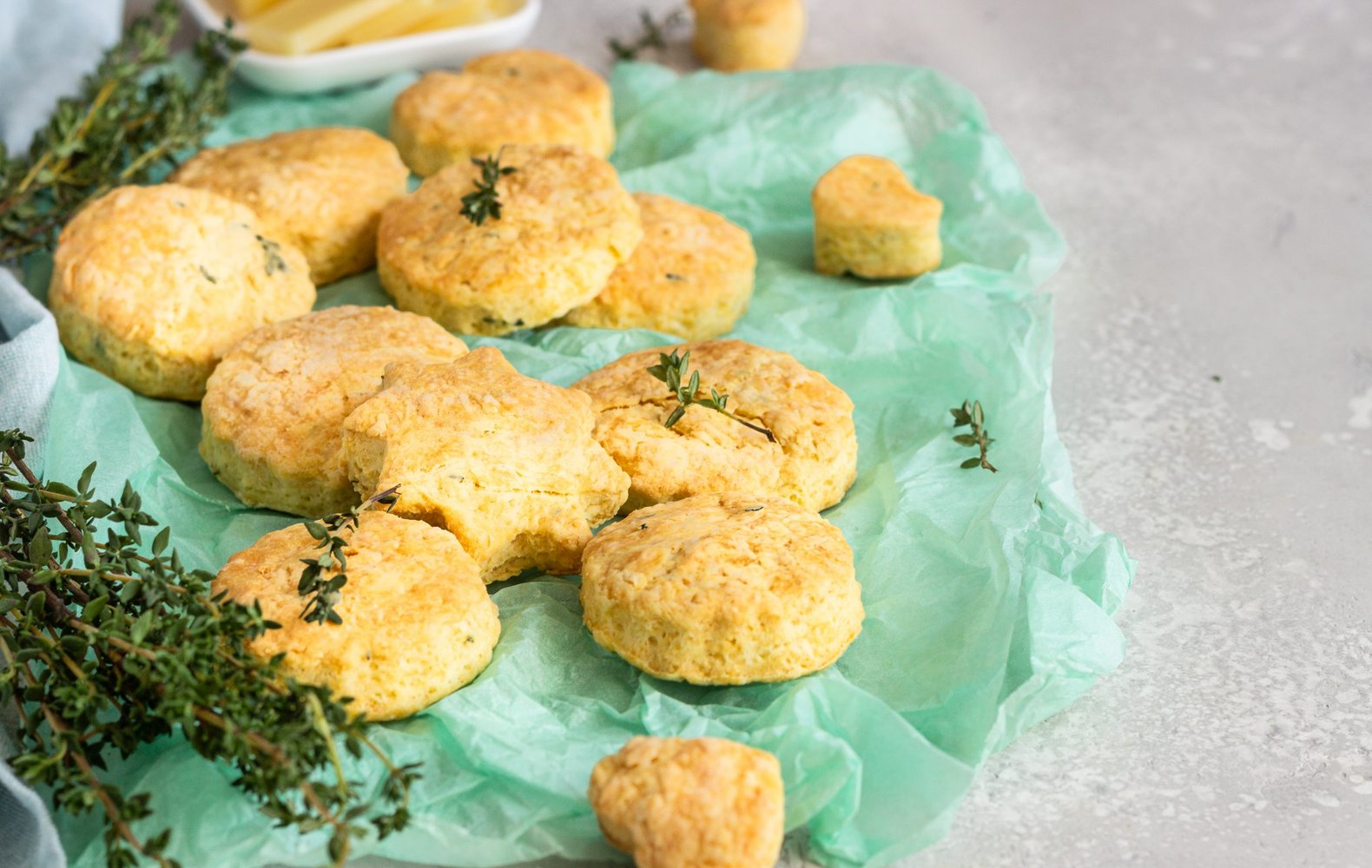 Ricetta Biscotti Salati Formaggio e Timo - Il Club delle Ricette