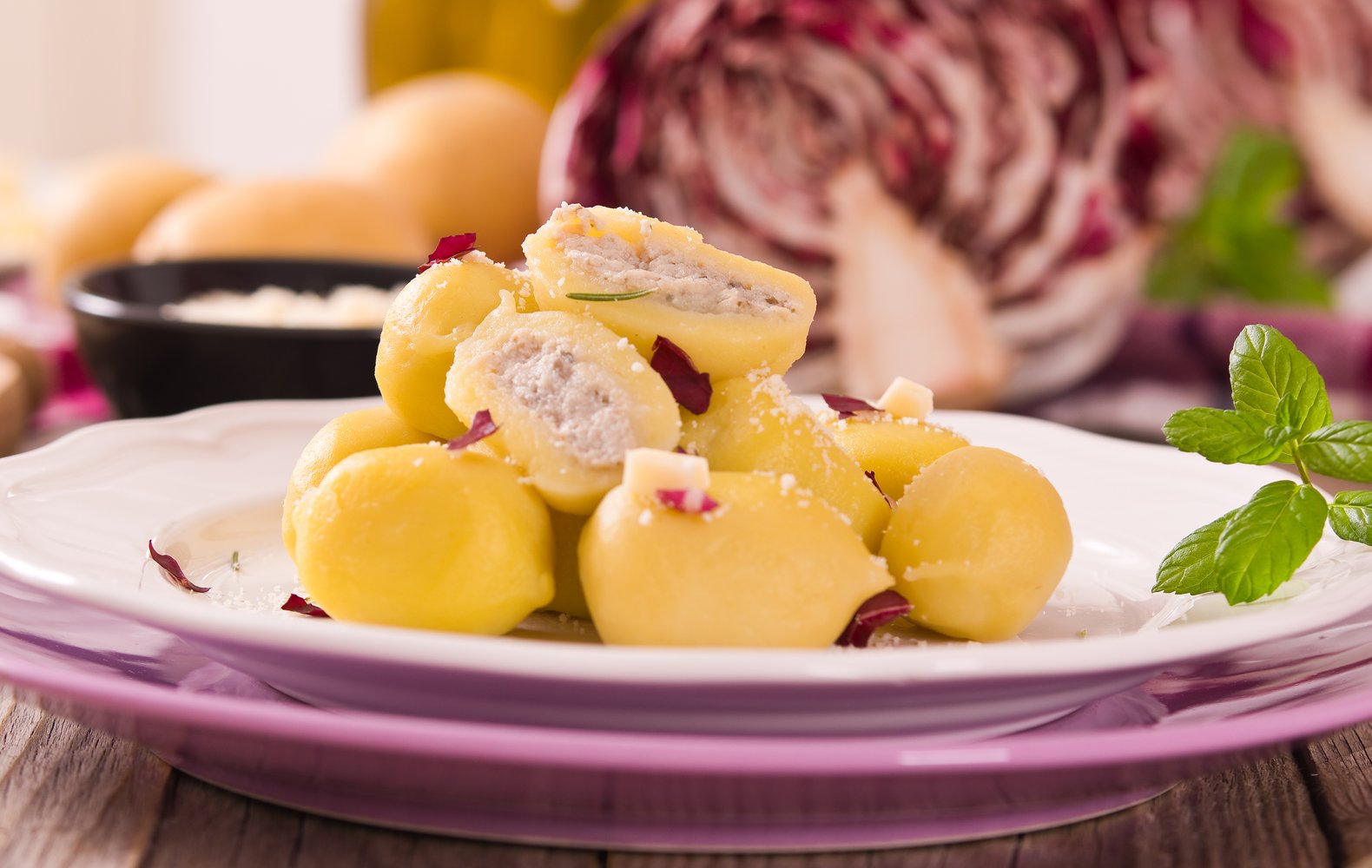 Ricetta Gnocchi Ripieni al Radicchio e Ricotta - Il Club delle Ricette