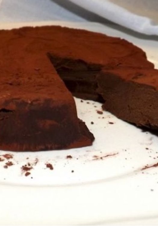 Ricetta Torta Cuneese al Rum - Il Club delle Ricette