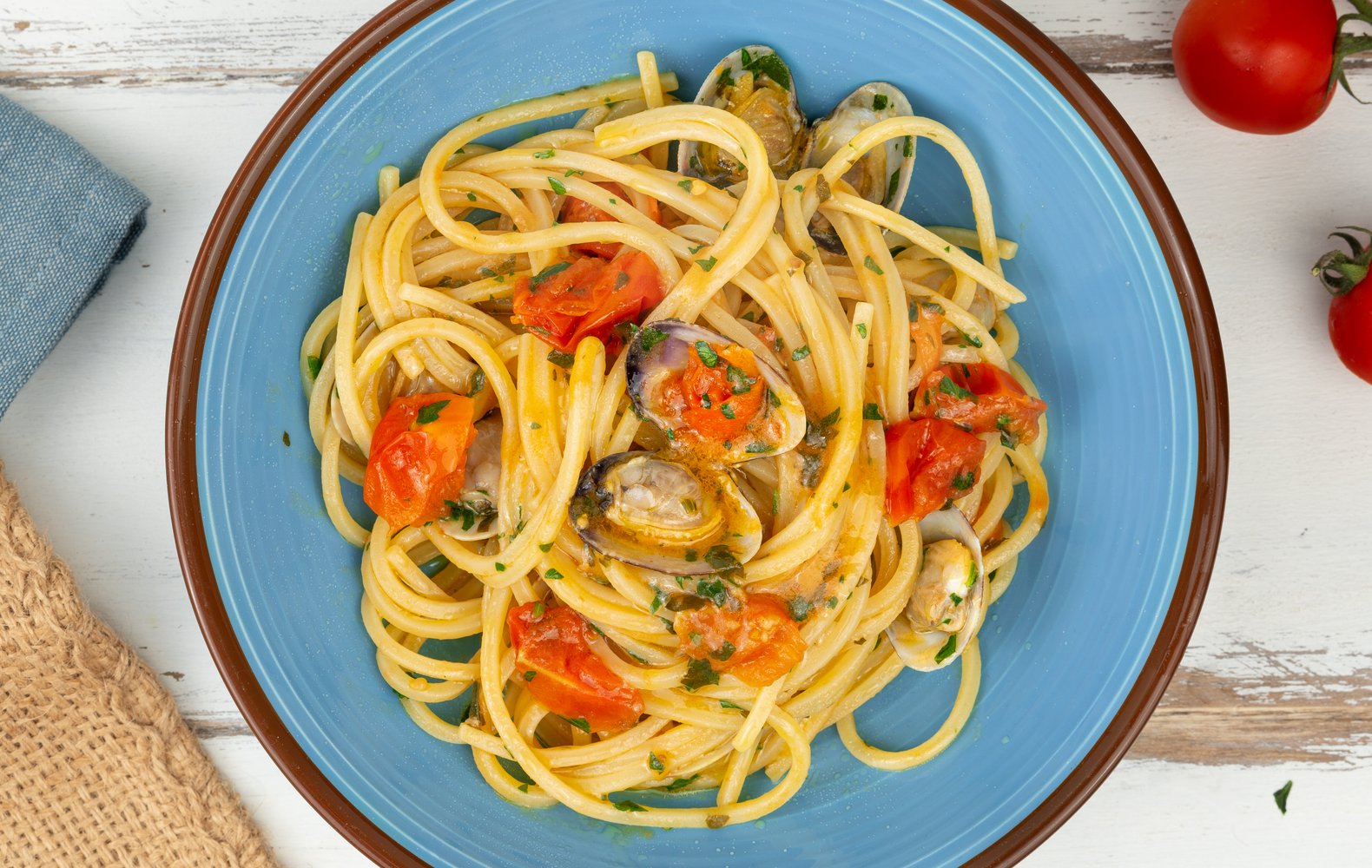 Ricetta Spaghetti alle Vongole e Pomodorini - Il Club delle Ricette